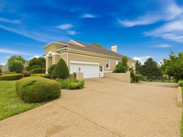 1609 Diamond Dr