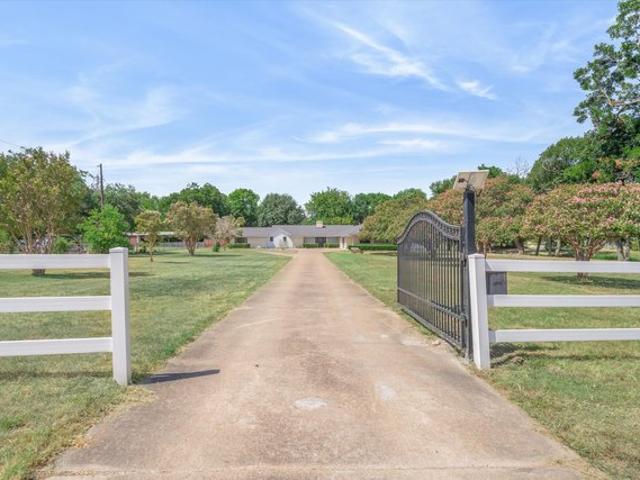 1609 E Farmers Rd, Seagoville, TX 75159