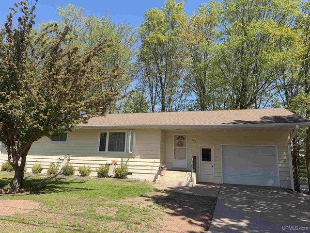 1609 Elm St, Marquette, MI 49855