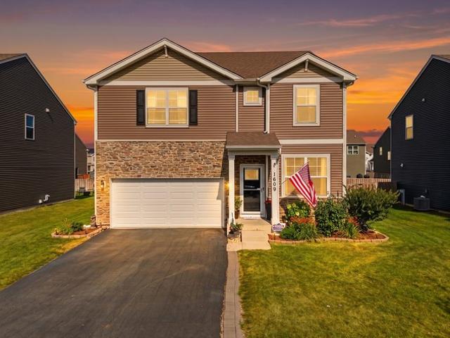 1609 Emma Ln, Hampshire, IL 60140