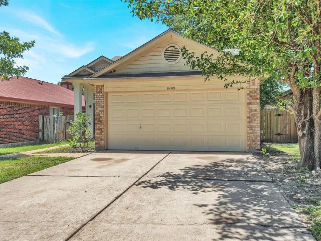 1609 Harness Raceway St