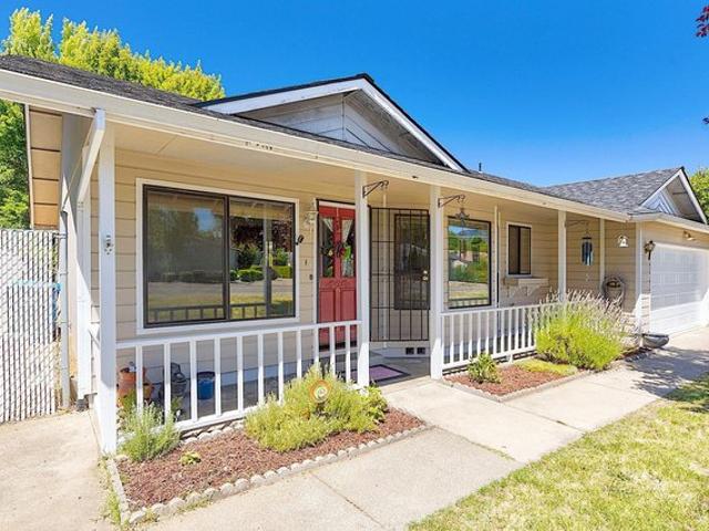 1609 Leonard Rd, Grants Pass, OR 97527