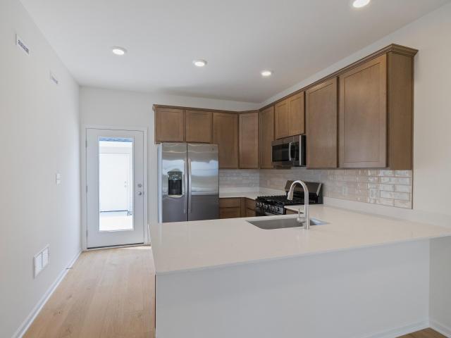 1609 Parkside Lane #E