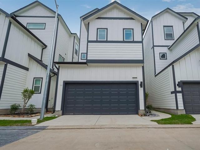 1609 Regents Ct, Houston, TX 77055