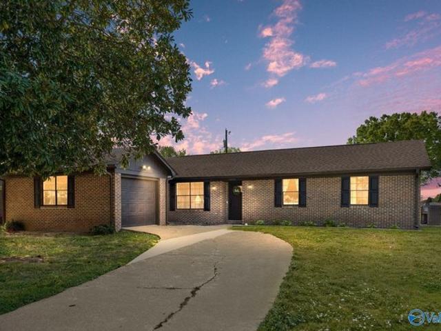 1609 SW Thomas Dr, Decatur, AL 35601