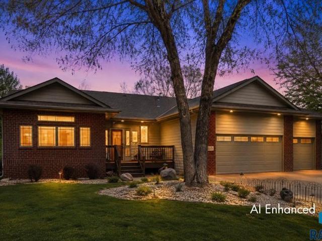 1609 S Locust Ave, Brandon, SD 57005