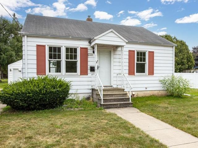 1609 W Murdock Ave, Oshkosh, WI 54901