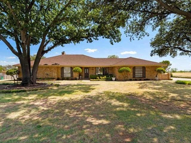 1609 Wagon Wheel St, Iowa Park, TX 76367