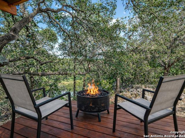 1609 Winding Creek