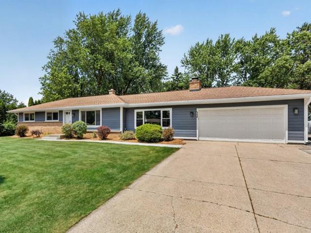16000 W Santa Rosa Blvd, New Berlin, WI 53151