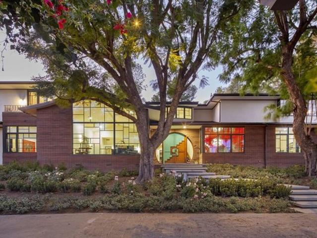 16001 Woodvale Rd, Encino, CA 91436