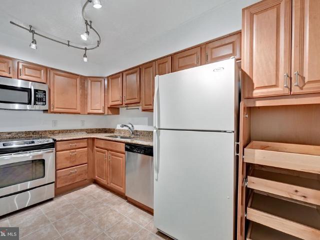 1600 N Oak Street # 423
