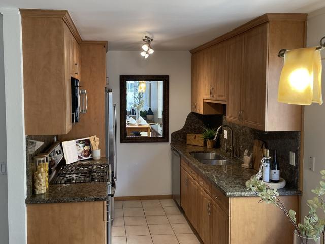 1600 Ardmore 229