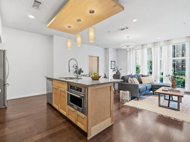 1600 Barton Springs Rd # 5103