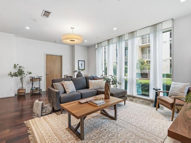 1600 Barton Springs Rd # 5103