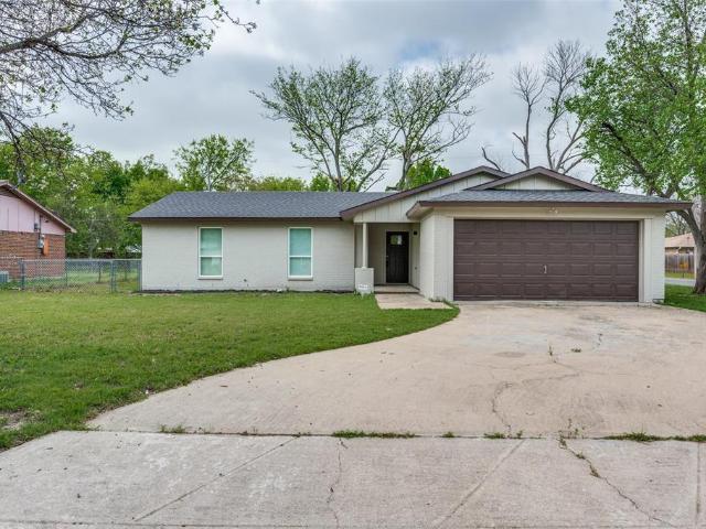 1600 Briar Run, Benbrook, TX 76126 | MLS #21219 | Compass