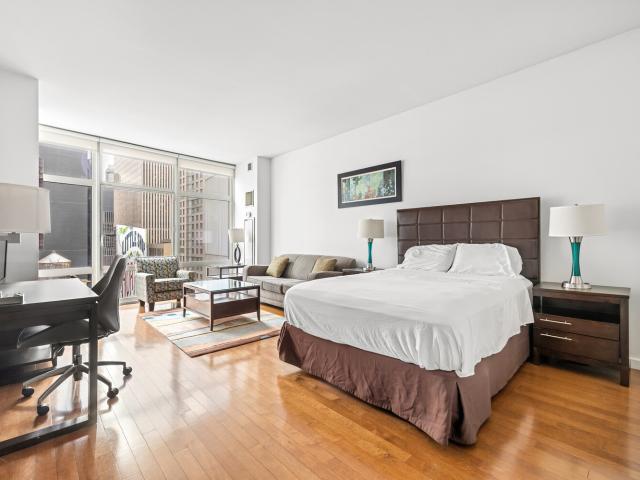 1600 Broadway, New York, NY