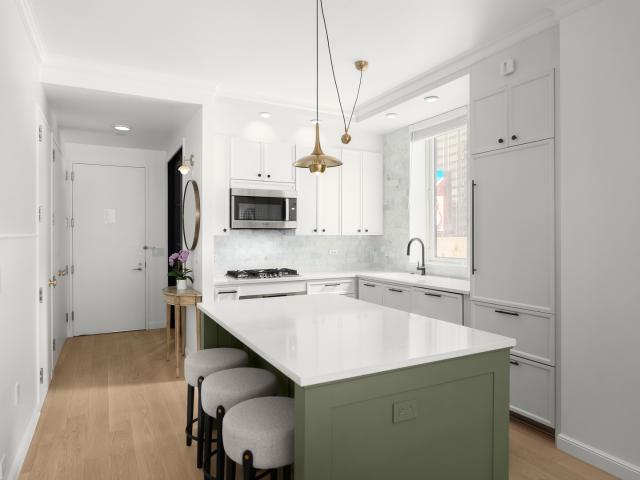 1600 broadway 15a