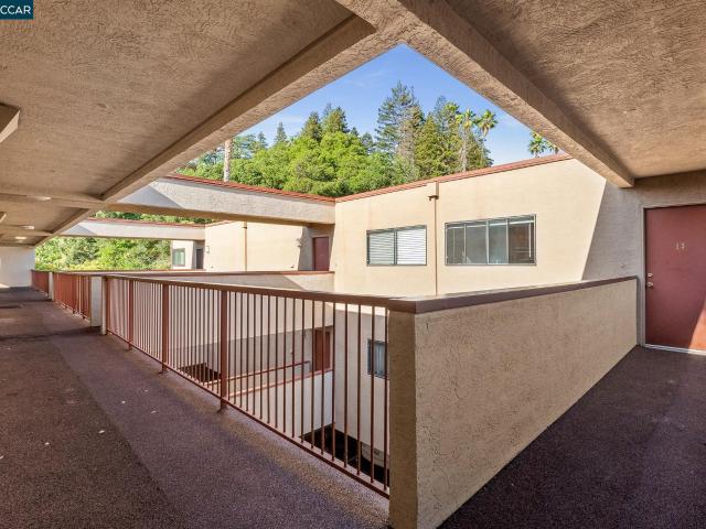 1600 Carmel Drive # 15