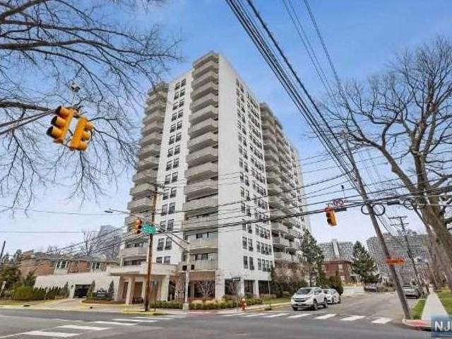 1600 Center Ave #9F, Fort Lee, NJ 07024