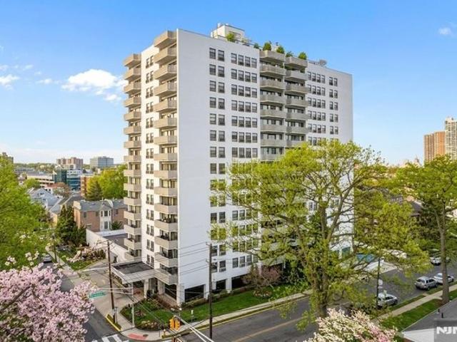 1600 Center Ave Apt 12C, Fort Lee, NJ 07024