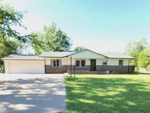 1600 E 35th Ave, Hutchinson, KS 67502 647026342