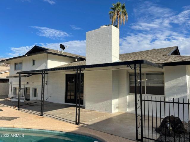 1600 E Laguna Drive
