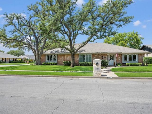1600 Forest Glen Ct, Pantego, TX 76013