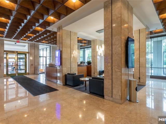 1600 Parker Avenue # 20A