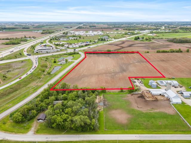 1600 Planeview Dr, Oshkosh, WI 54904 | MLS #2000