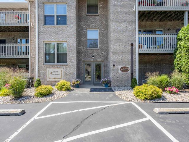 1600 rustic oaks court