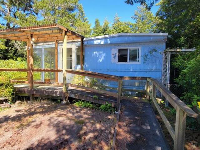 1600 Rhododendron Dr Spc 24, Florence, OR 97439