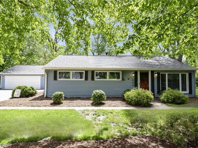 1600 Ridgewood Ct, Twinsburg, OH 44087