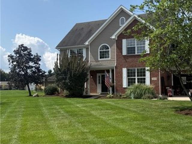 1600 Sunnington Grove Dr, Dayton, OH 45458