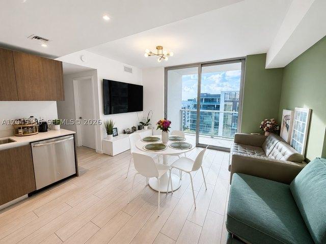 1600 SW 1st Ave Apt 906, Miami, FL 33129