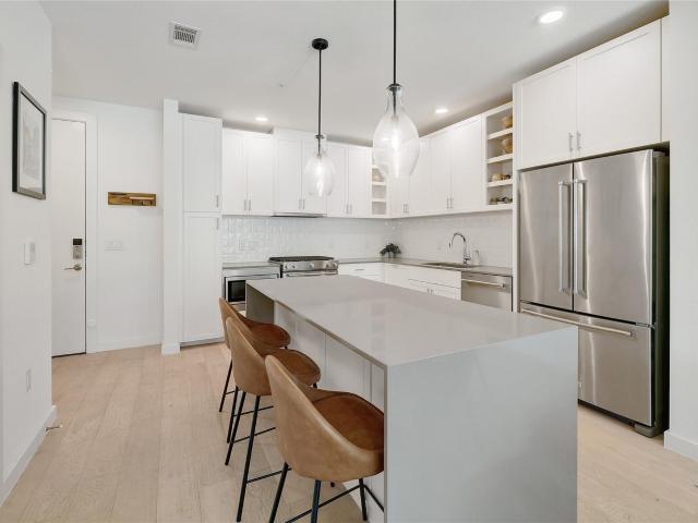 1600 S 1st St # 220