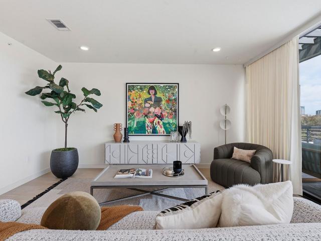 1600 S 1st St 410, Austin, TX