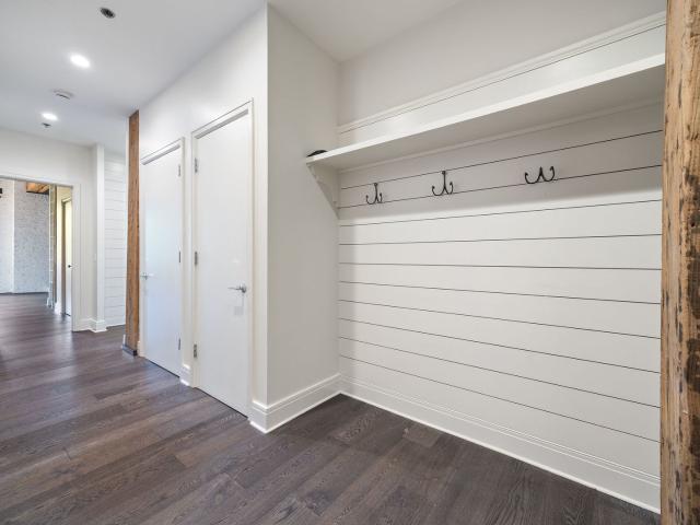 1600 S Jefferson Street # 201