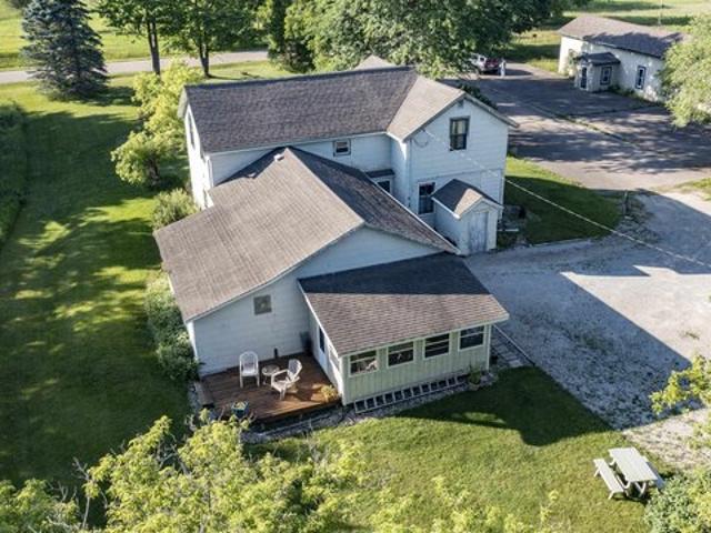1600 Townsend Rd, Waupaca, WI 54981