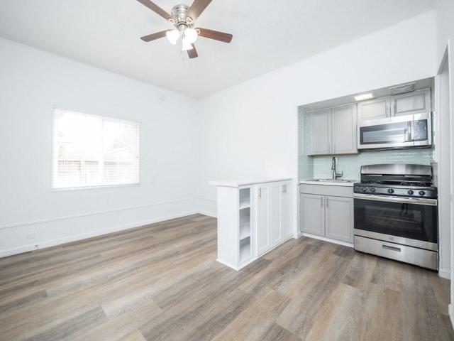 1600 W. 5th St. 2 Bedroom Apartment for Rent at 1600 W 5th St, Oxnard, CA 93030 Sea Air
