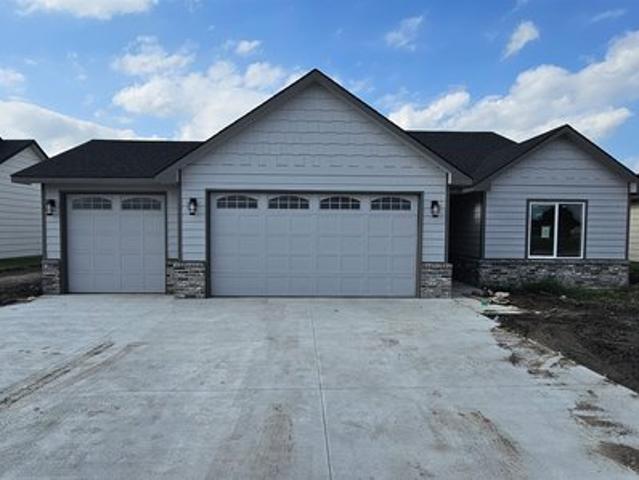 1600 W Appleton St, Valley Center, KS 67147