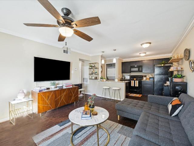1600 W T C Jester Blvd, Unit 35, Houston, TX 77008 | MLS #63278