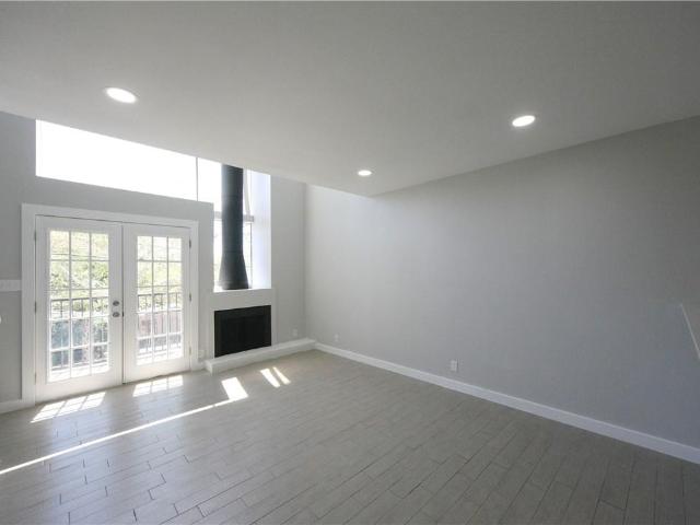 1600 West Ave # 17