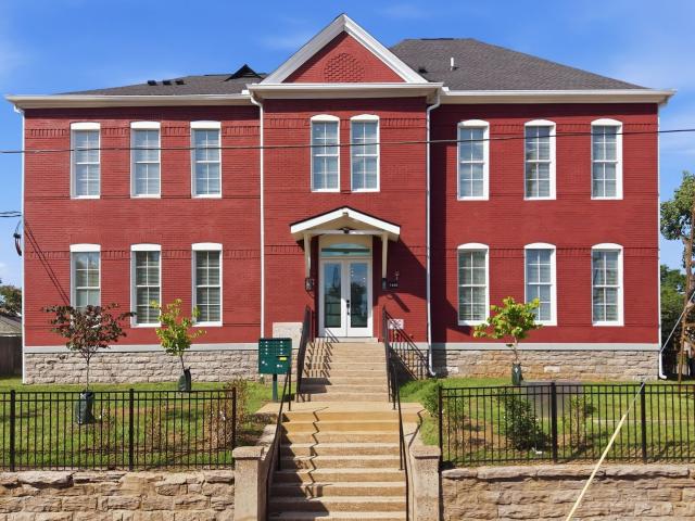 1600 10th Ave N # 102