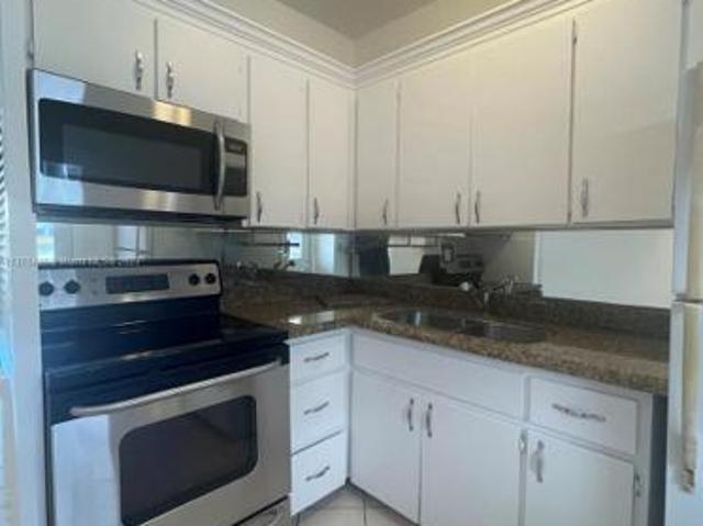 1600 114th St NE #302, Miami, FL 33181