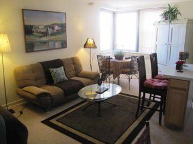 $1600 / 1br Wonderful apt, fully furnished, doorman, gym, Avail May 1st Art Museum