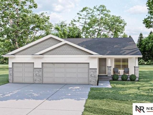 16013 Isabella St, Bennington, NE 68007