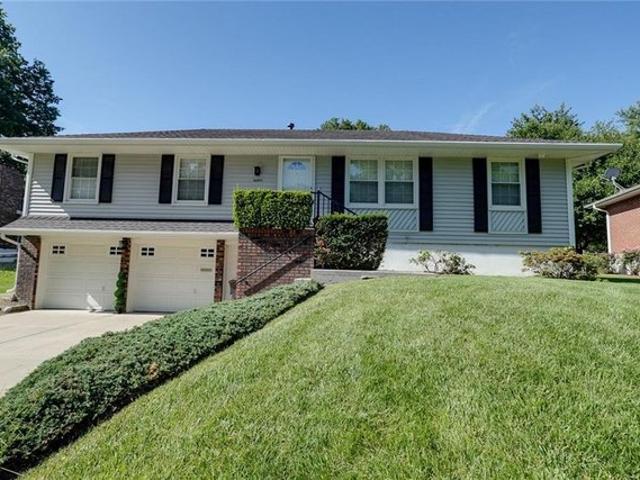 16017 E 37th St S, Independence, MO 64055