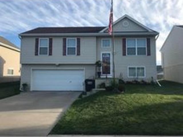 16015 Greenleaf St, Omaha, NE 68136
