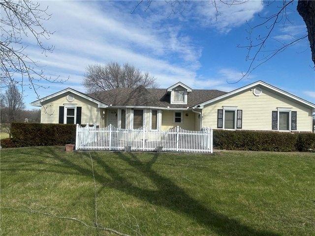 16019 Cordell Rd, Kearney, MO 64060